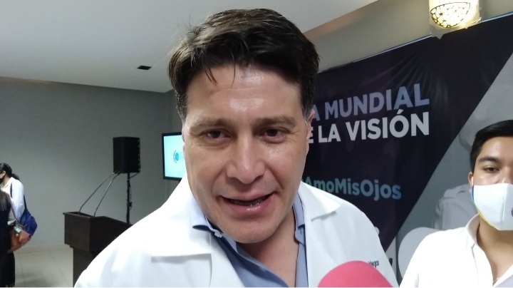 Nuestro ADN es ayudar: Dr. Jairo, dona 1500 cirugías de catarata ...