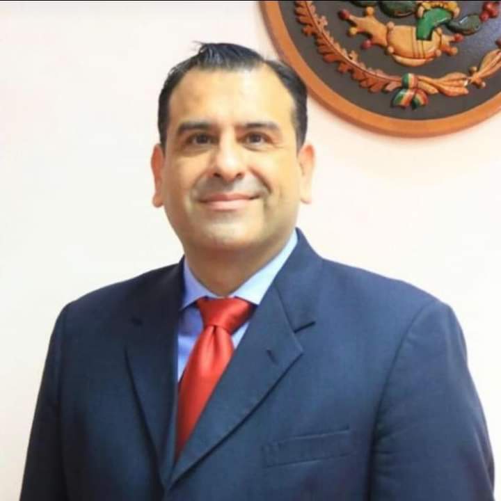 Gana Hugo Reséndez la batalla, regresa al Ayuntamiento