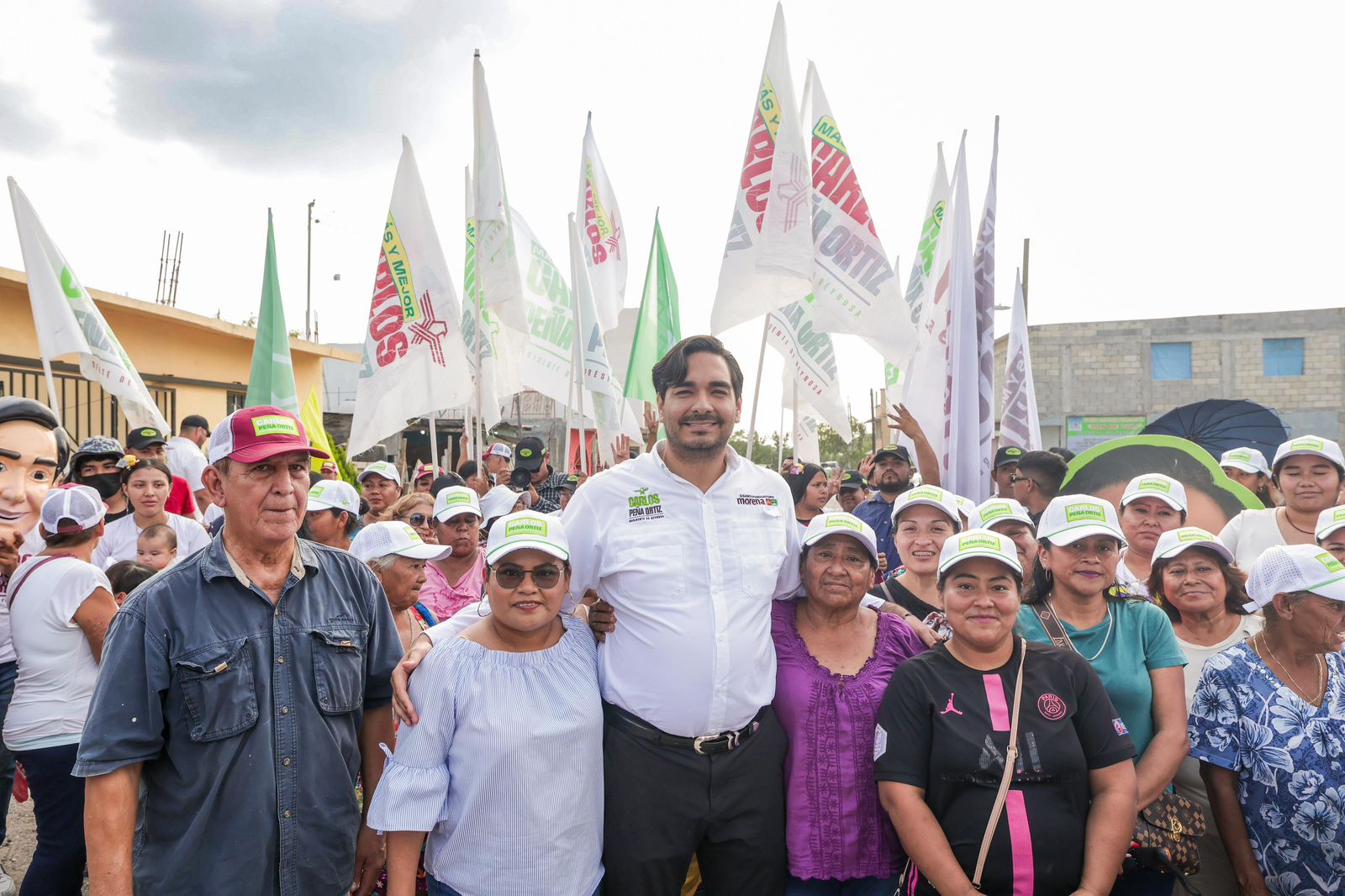 Respaldan colonos la reelección de Carlos Peña - Daisy Herrera