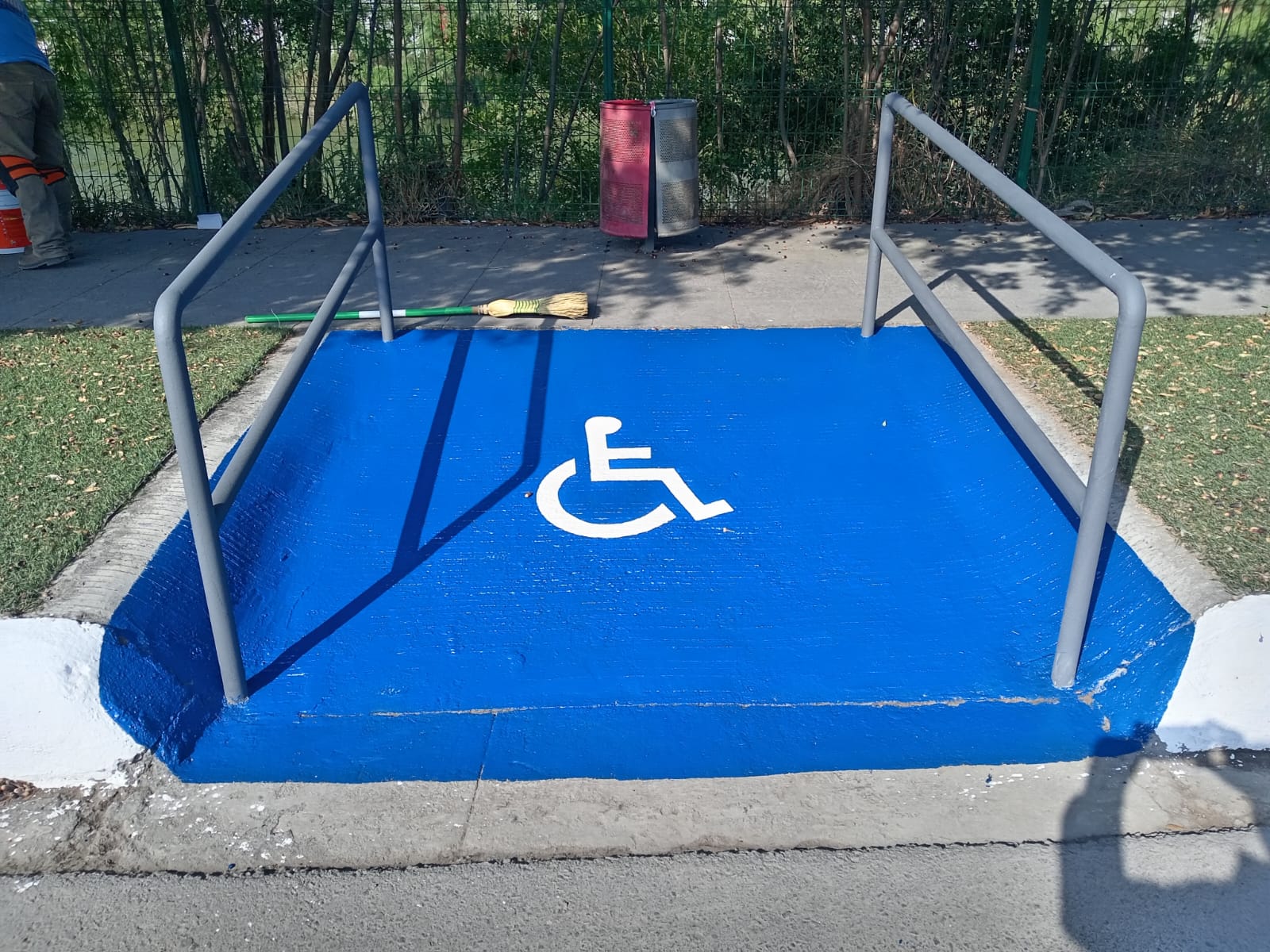 Trabaja Gobierno de Reynosa en repintado de rampas - Daisy Herrera